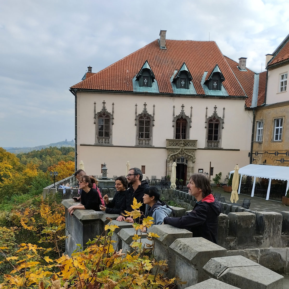 Turnov Schmucksymposium mit Tamia Dellinger (MFA 2022) und Kika Rufino ...