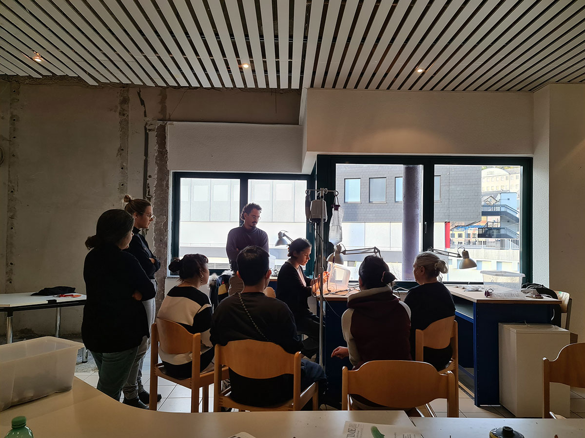 Edelsteinbearbeitung mit Julia Maria Künnap